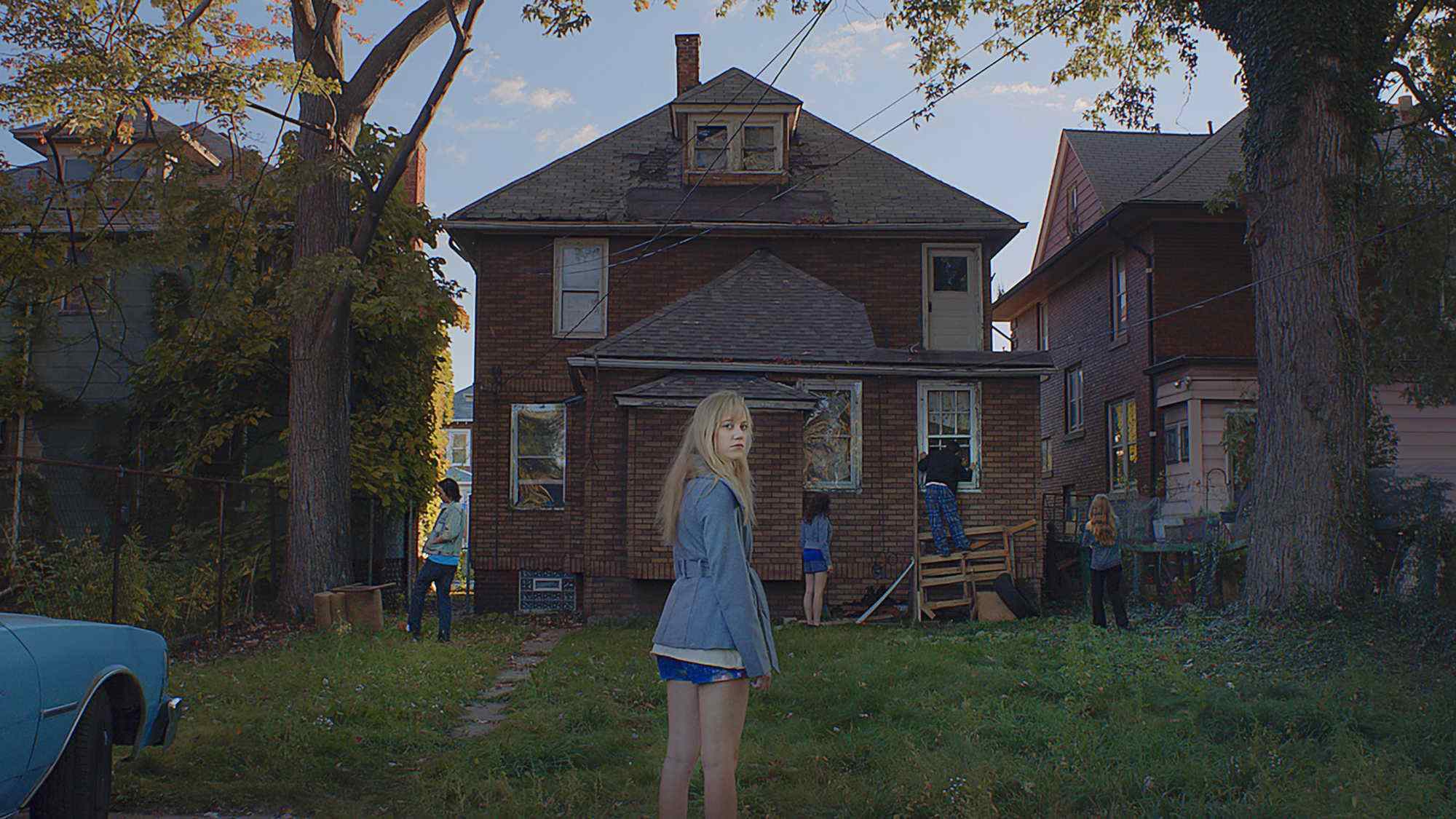 Advance Review: It Follows - Wicked Horror